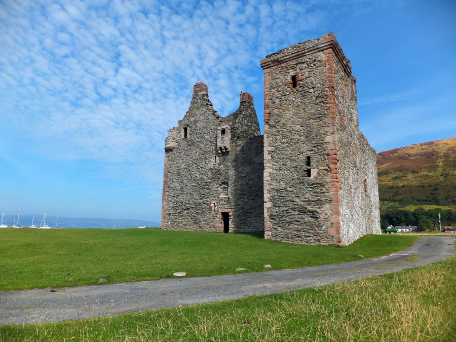 Lochranza Castle | Arran | The Castles of Scotland, Coventry | Goblinshead